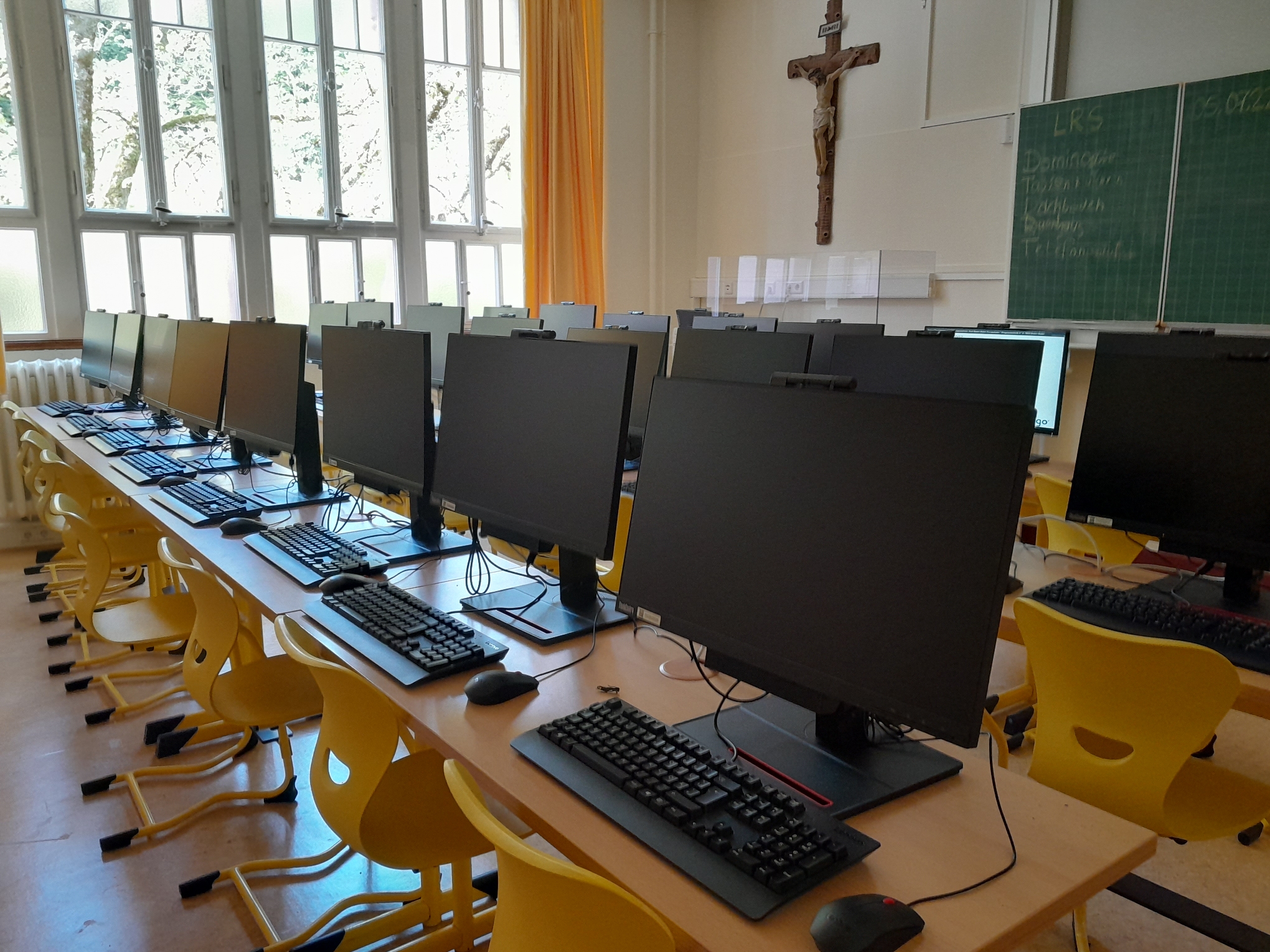 Neue Ausstattung unseres PC-Raums – Klosterschule Lichtental